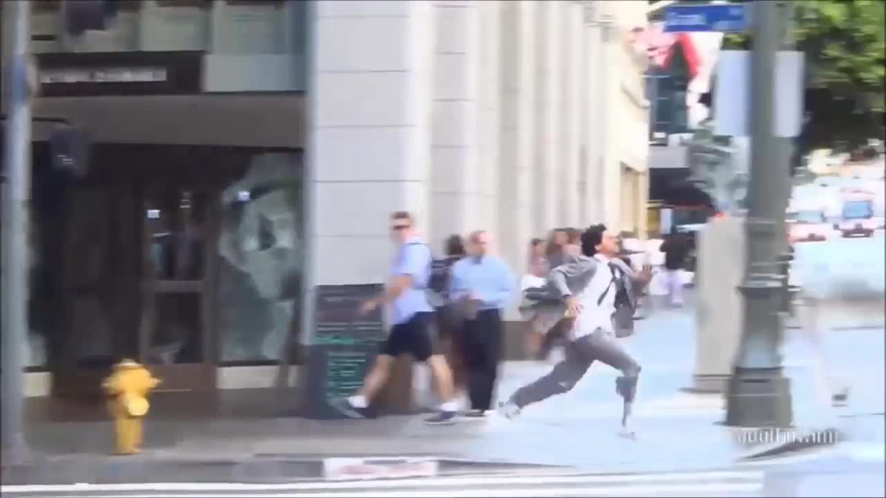 Screaming while running video clip by The Eric Andre