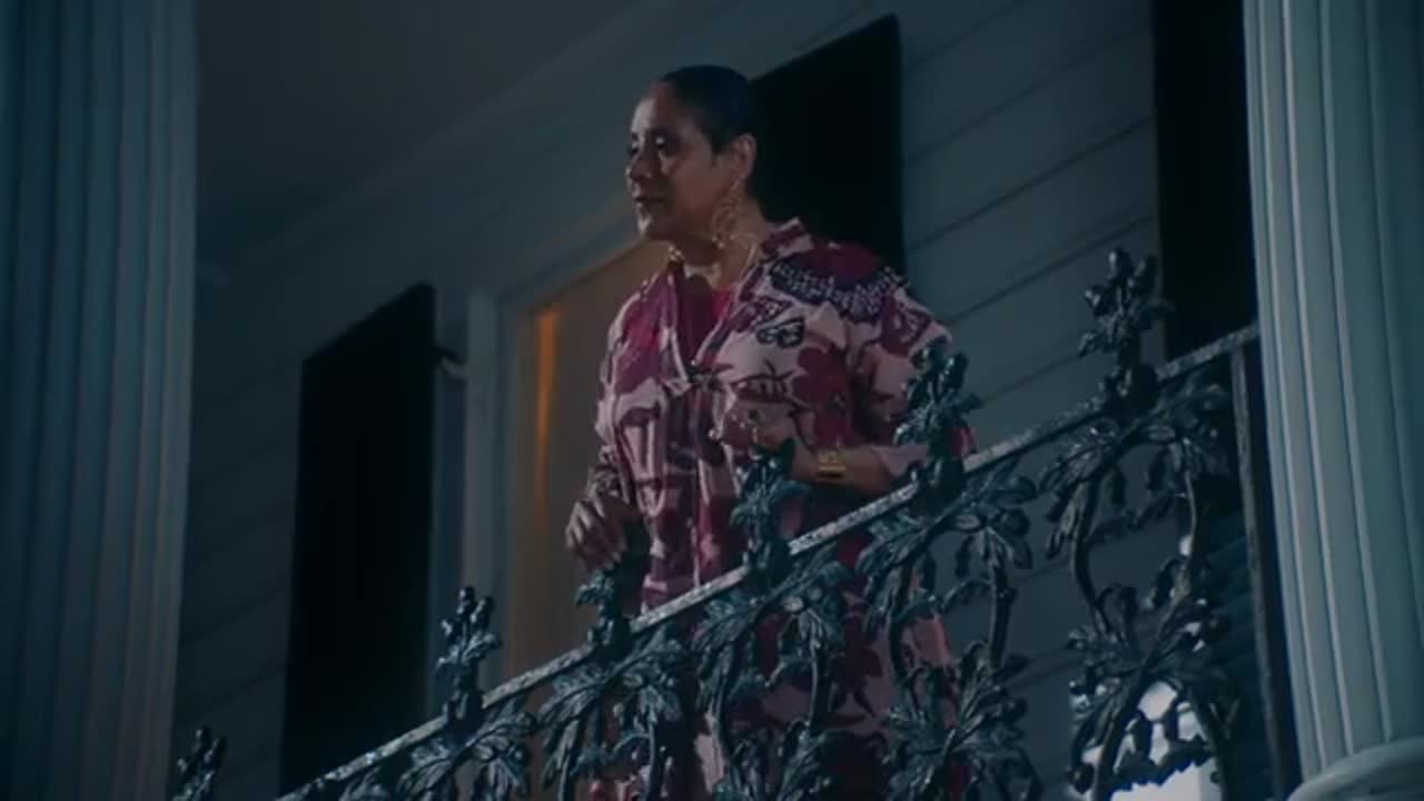 Go when you leave video clip by Drake