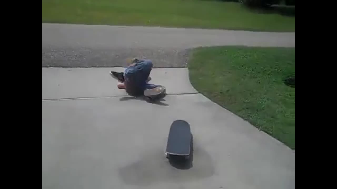 Skateboard fall video clip by Austin Lyon