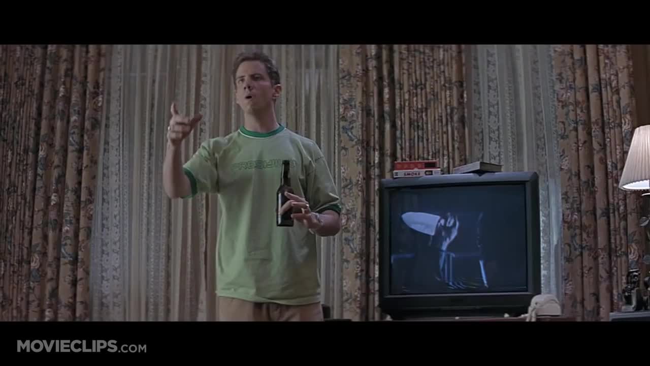 I'll be right back video clip by Scream