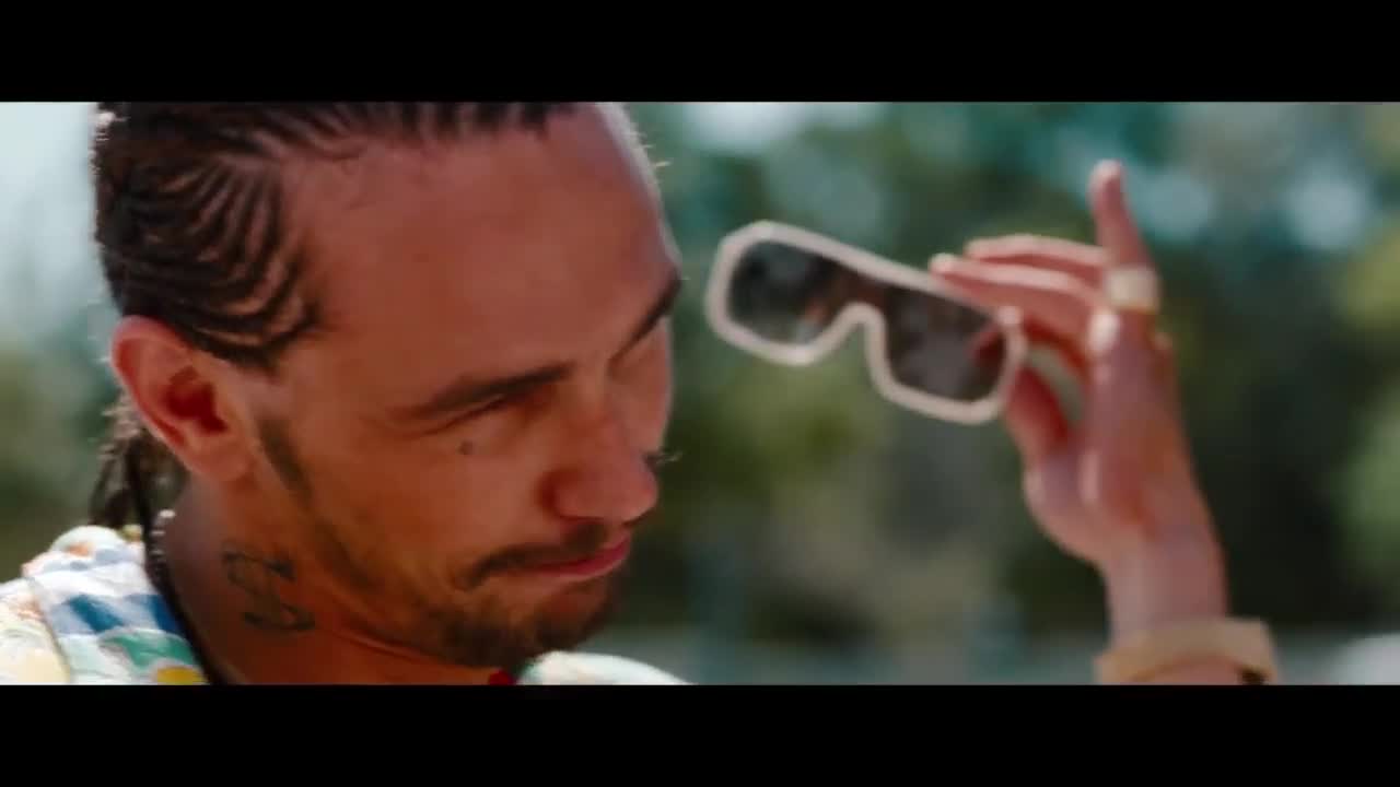 I know video clip by Spring Breakers