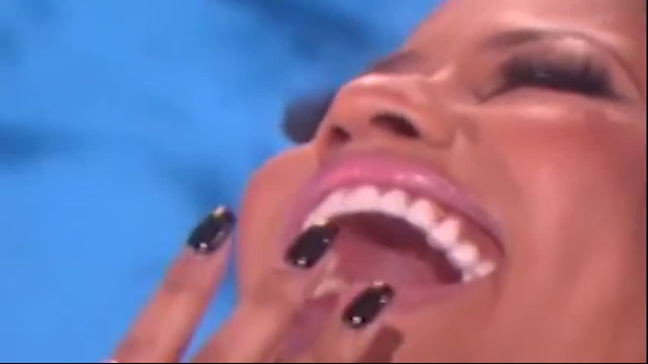 Laughing video clip by Nicki minaj at ellen show
