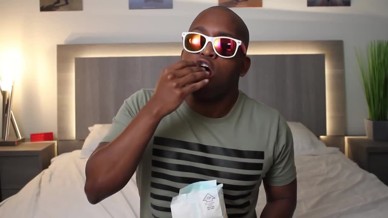 Eating Popcorn video clip by sWooZie