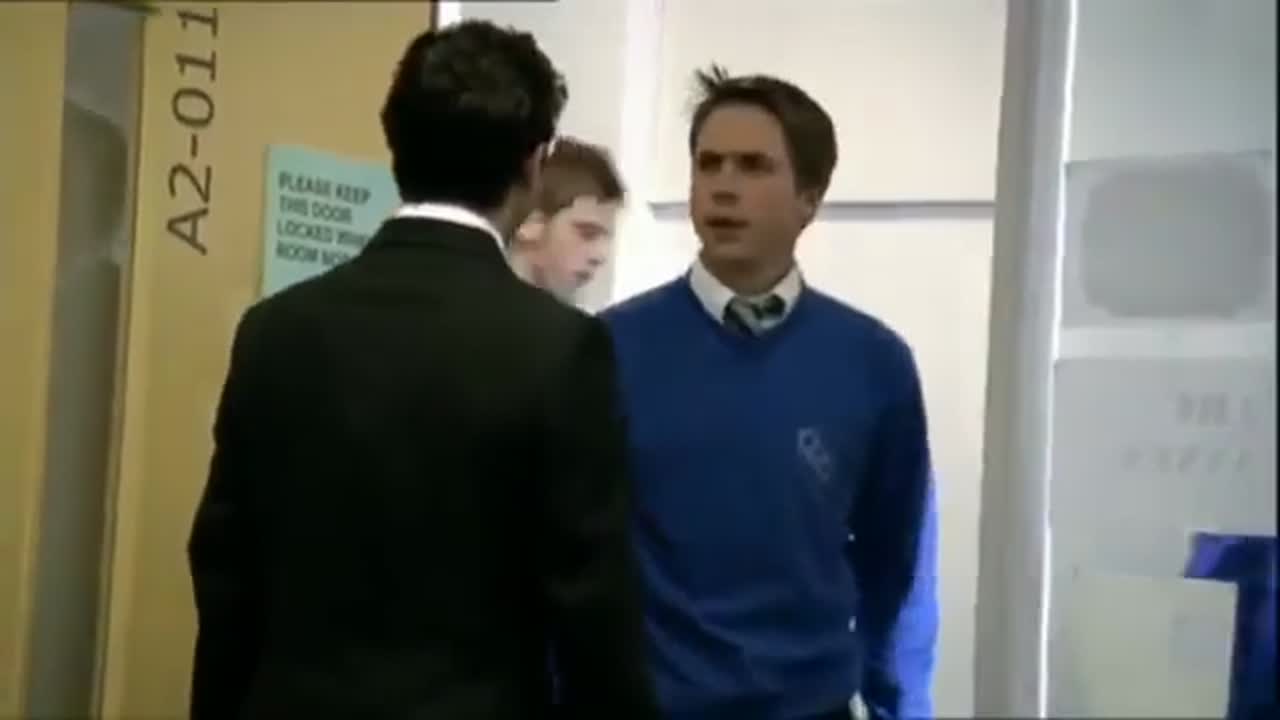 Um no video clip by The Inbetweeners