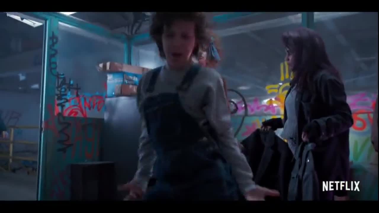 Stranger Things - Season 3 Cast Dance | Perfect Meme Video Clip