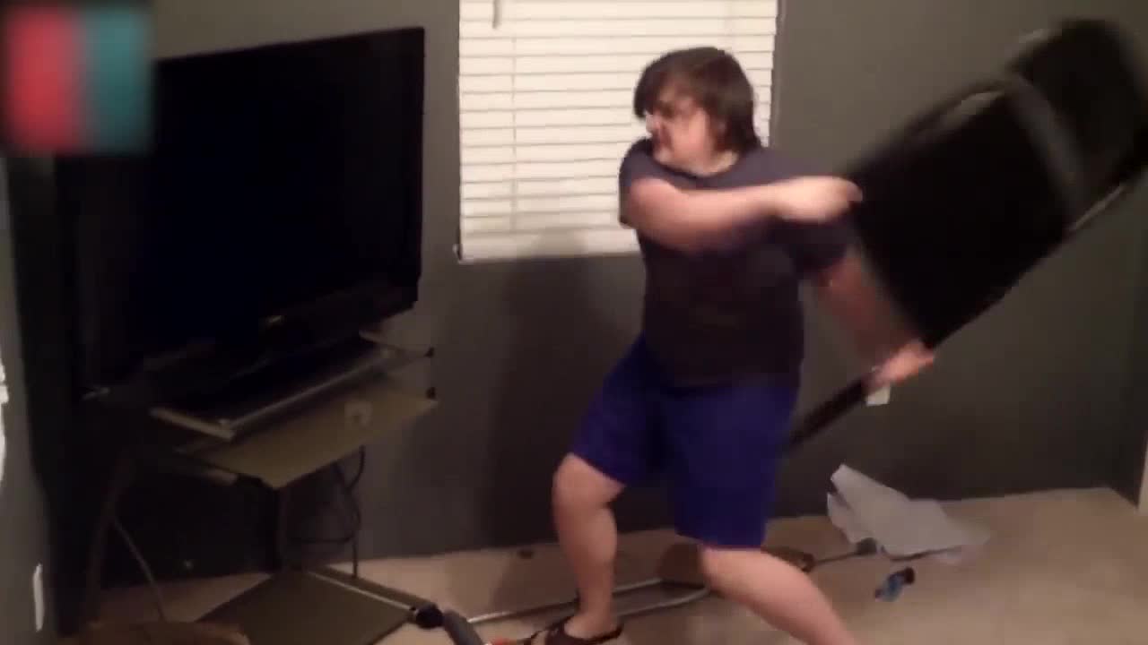 Breaking TV video clip by The Internet