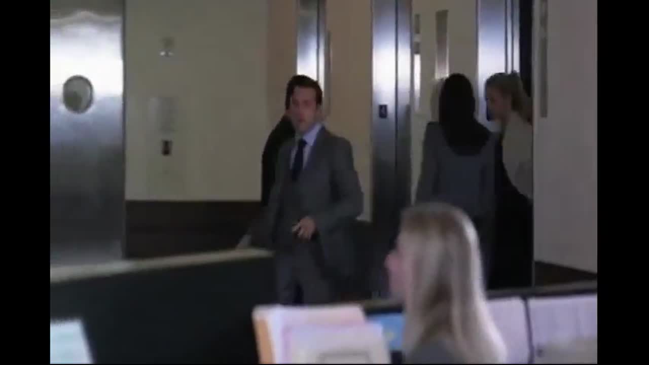 Entourage: Ari Gold is back